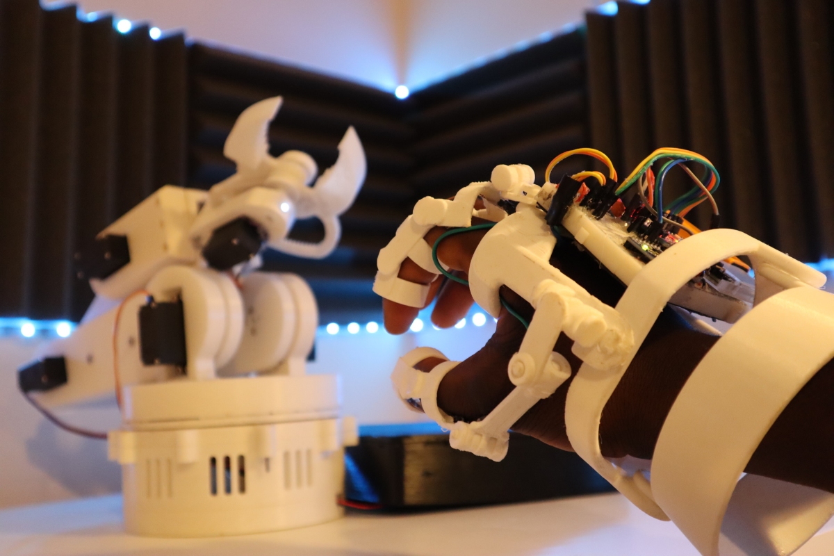DIY Arduino Robot Arm - Controlled by Human Gestures - SmartBuilds.io DIY Arduino Robot Arm - Controlled by Human Gestures - SmartBuilds.io